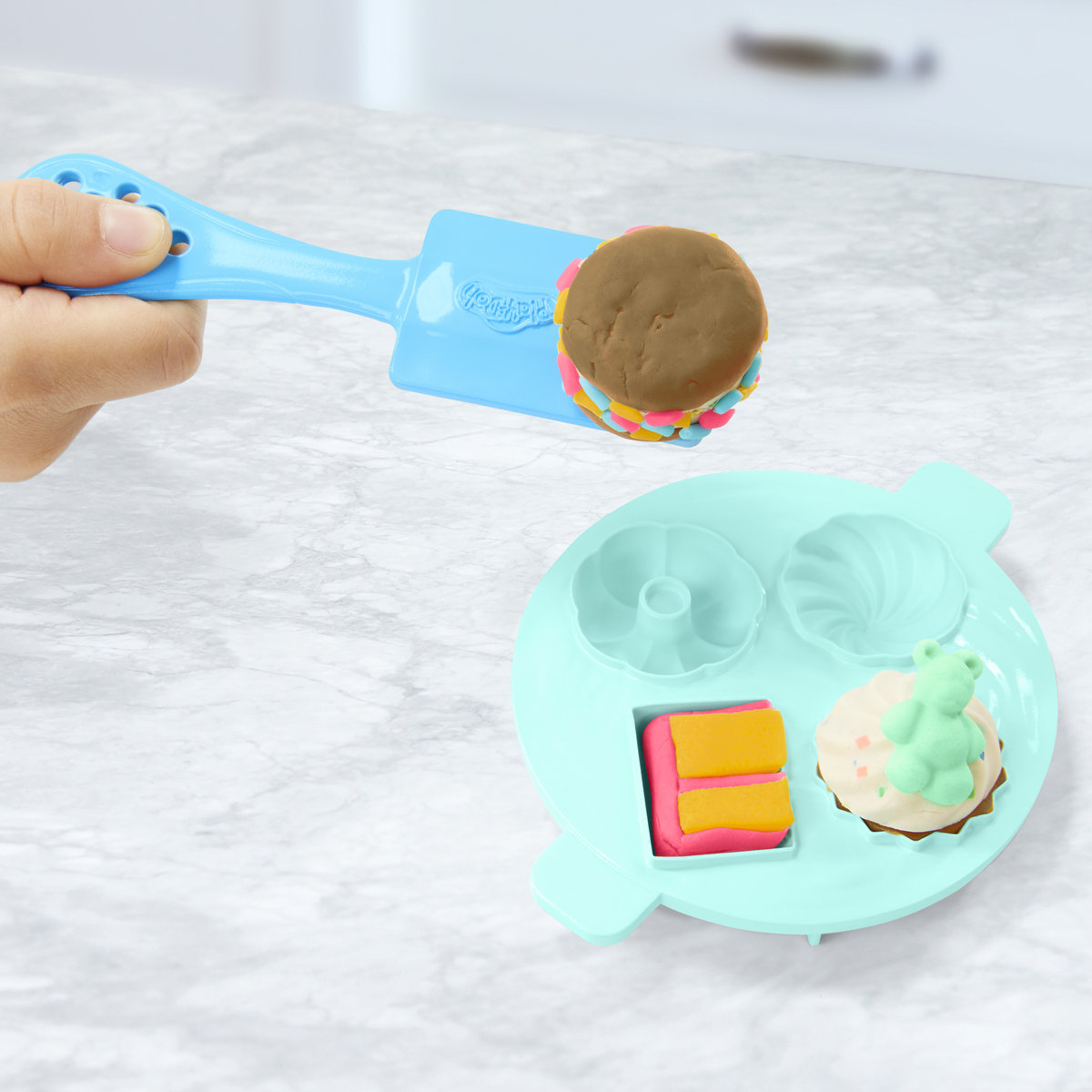 Play-Doh, zestaw kreatywny Kitchen, Magiczny Mikser, F4718 - Play-Doh ...