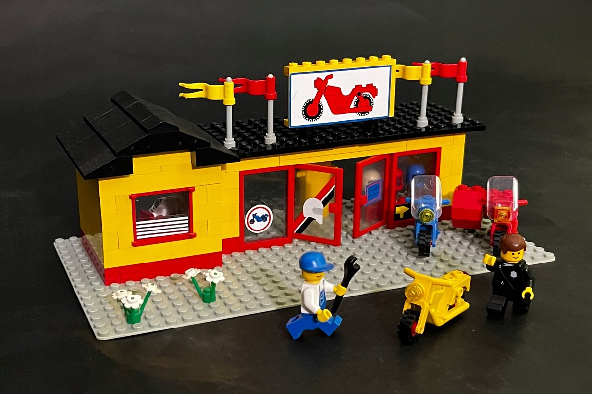 6373 LEGO Sklep z motocyklami - LEGO | Sklep EMPIK.COM