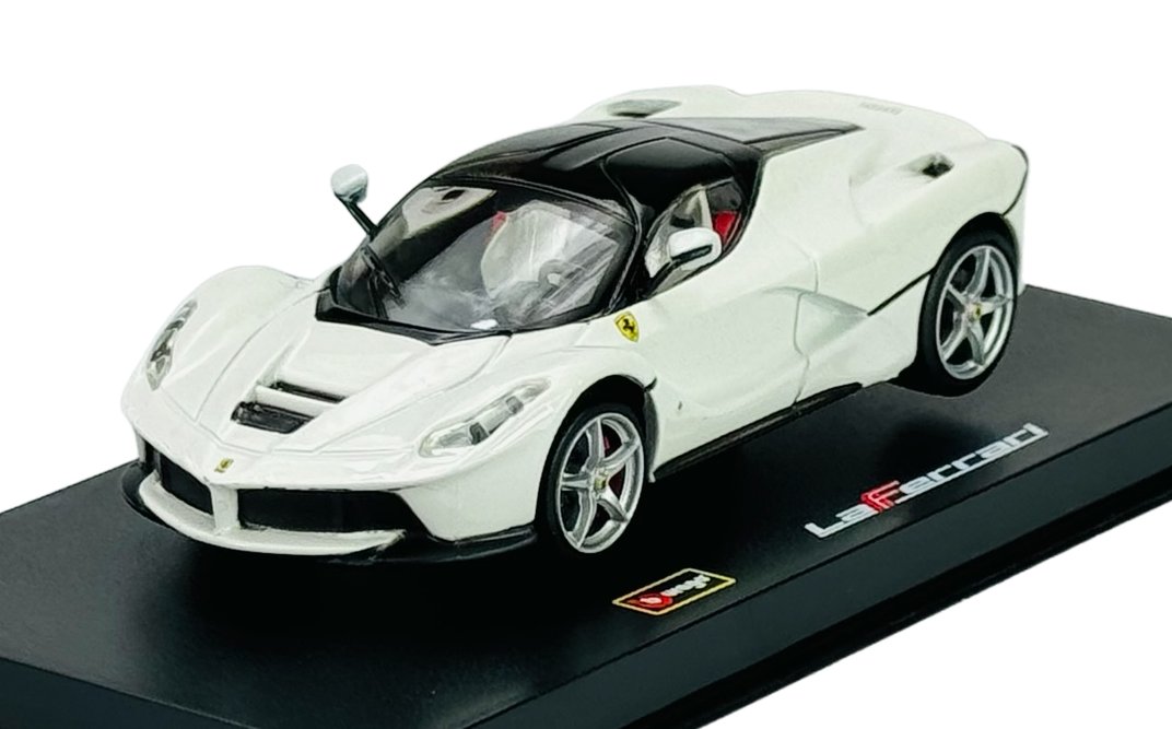 Bburago Ferrari Laferrari Signature Series Biały 1:43 36902 + Gablotka ...