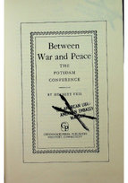 Between war and peace - Greenwood Press | Książka w Empik