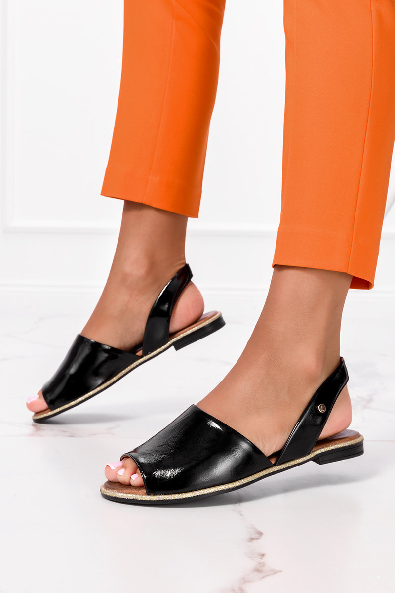 Czarne sandały lakierowane płaskie POLSKA SKÓRA Casu 40166-37 - Casu ...