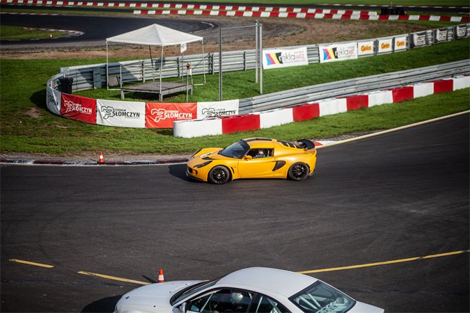 Ferrari vs Lotus - Inna marka | Karty prezentowe Sklep EMPIK.COM