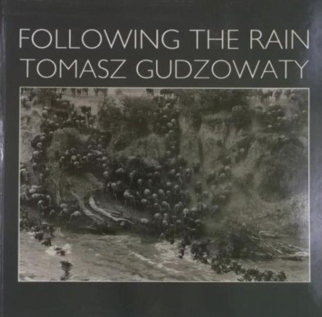 Following the Rain - Gudzowaty Tomasz | Książka w Empik