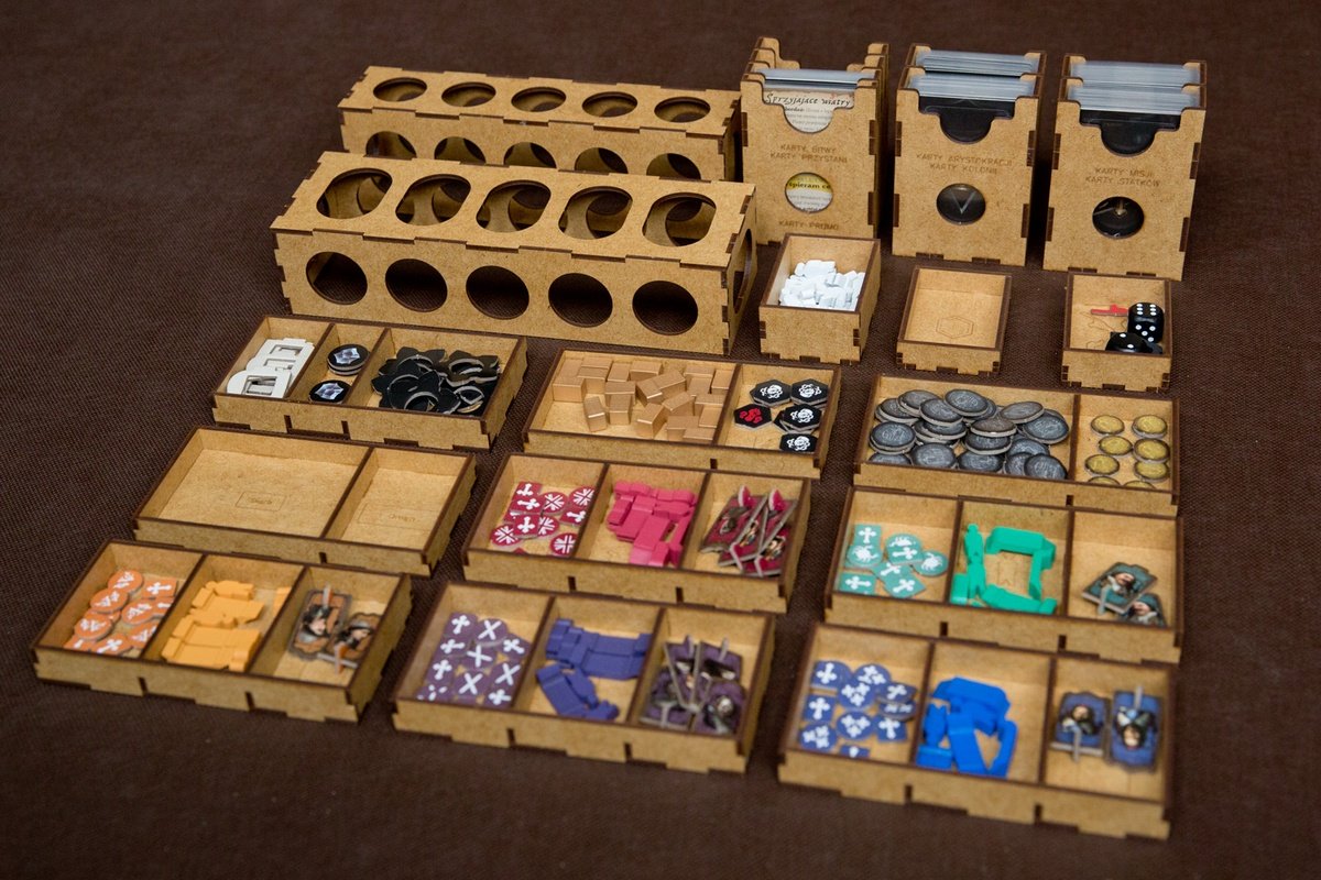 Insert pasujący do gry PAX Hispanica z HDF-u - reDrewno | Sklep EMPIK.COM