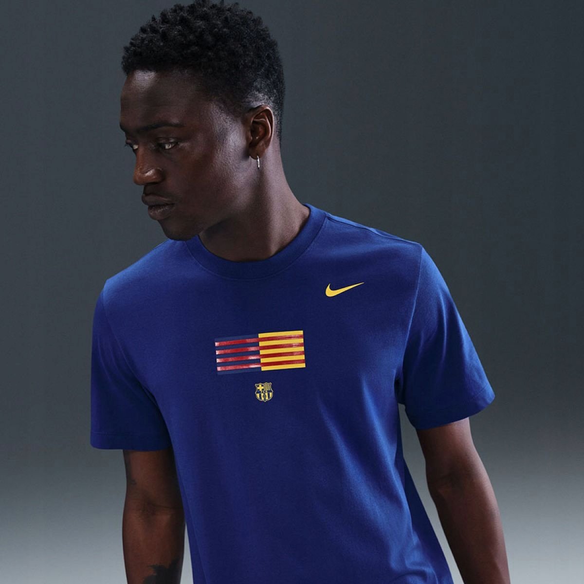Koszulka Nike FC Barcelona Crest Tee 25/26 HQ8405-455 - Nike | Sport ...