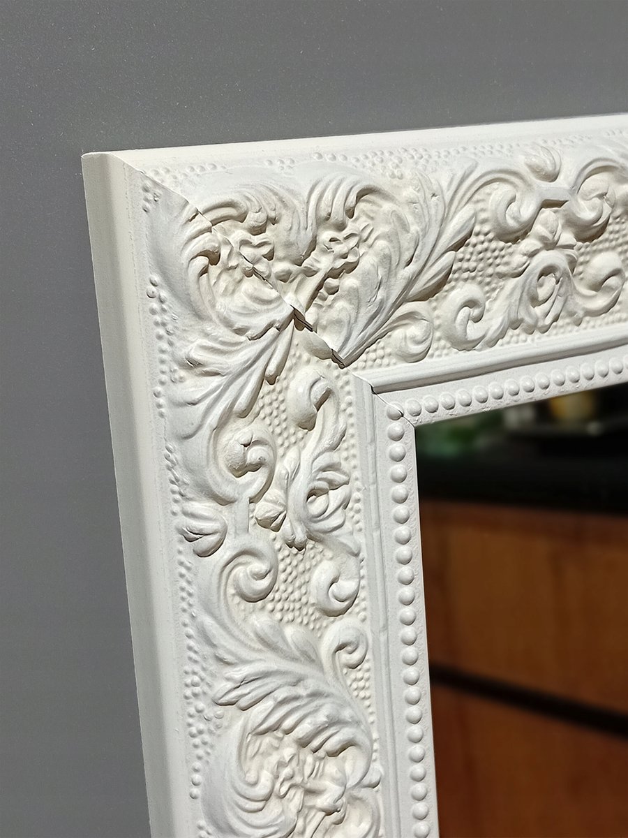 Lustro w białej delikatnie kremowej stylowej ornamentowej ramie 70x60 ...