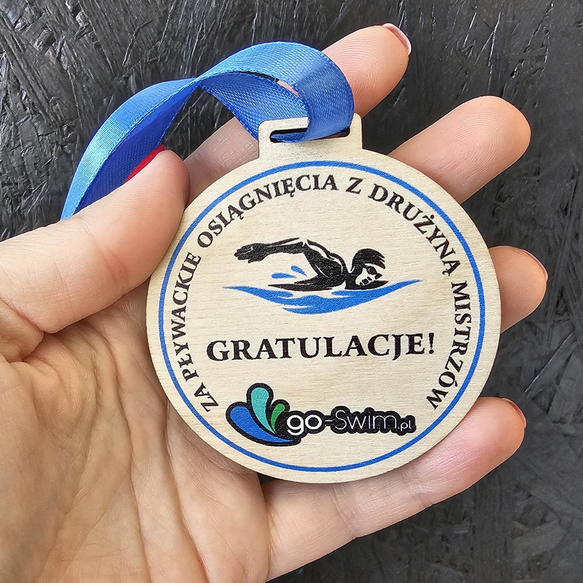 Medal medale drewniane z nadrukiem logo w kolorze na zawody pływackie ...