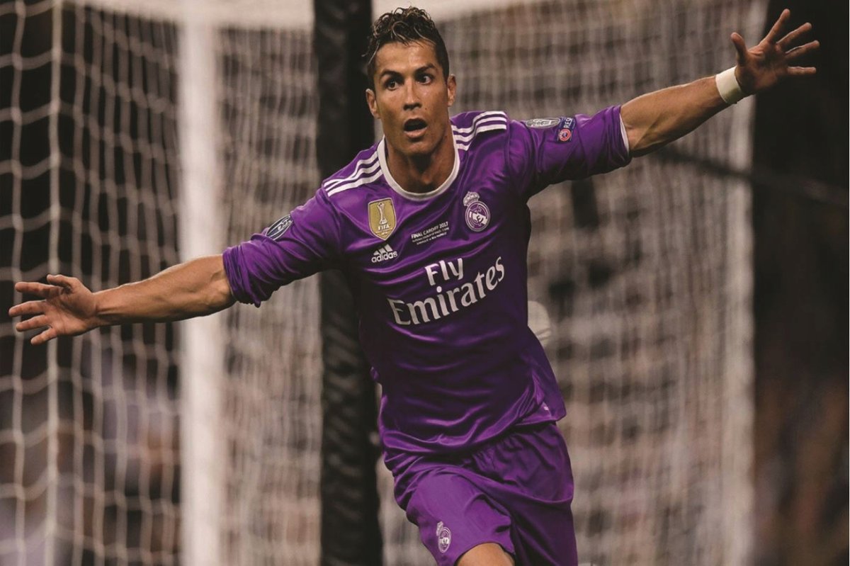 Naklejki na ścianę Naklejka Cristiano Ronaldo CR7 50x40 cm - Atram ...