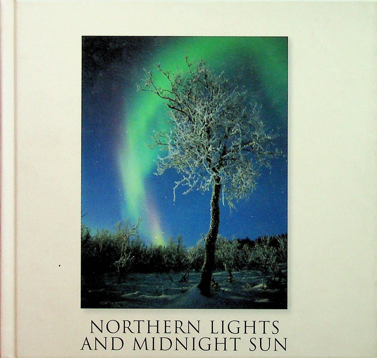 Northern light and midnight sun - W opisie | Książka w Empik