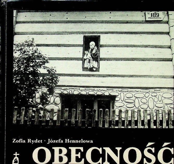 Obecność - W opisie | Książka w Empik