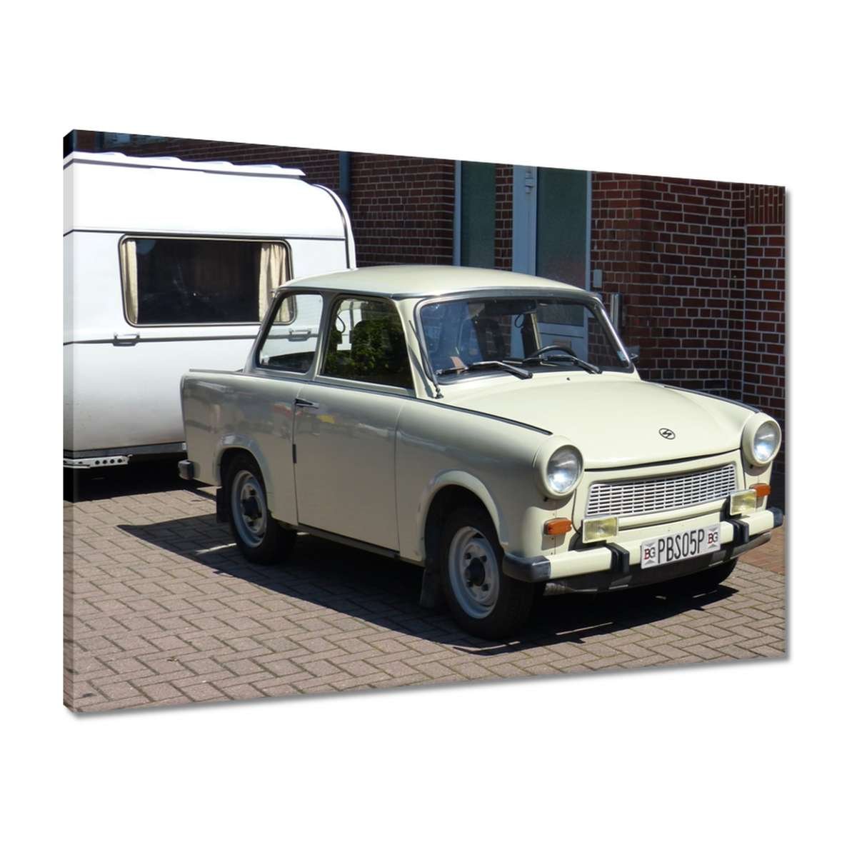 Obraz 70x50 Trabant 601 z kempingiem - ZeSmakiem | Sklep EMPIK.COM