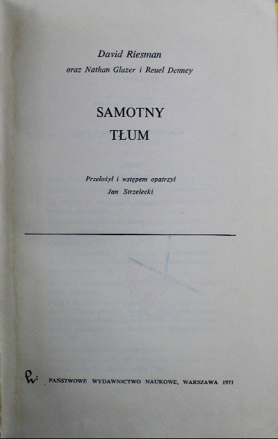 Samotny tłum - W opisie | Książka w Empik