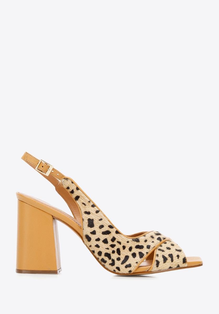 Sandały skórzane z paskami na krzyż brązowo-czarne 39 - WITTCHEN | Moda Sklep EMPIK.COM