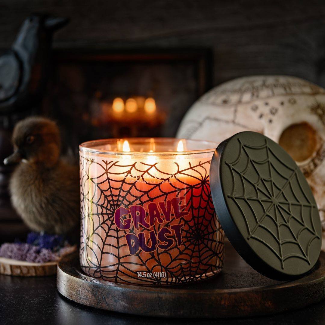 Sojowa świeca zapachowa 3 knoty w szkle Colonial Candle 411 g Grave ... Sojowa świeca zapachowa 3 knoty w szkle Colonial Candle 411 g Grave ...