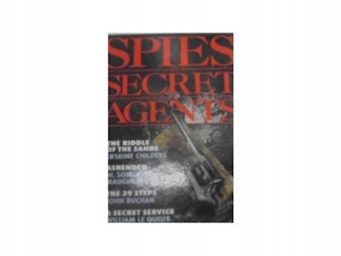 Spies And Secret Agents - Opracowanie zbiorowe | Książka w Empik