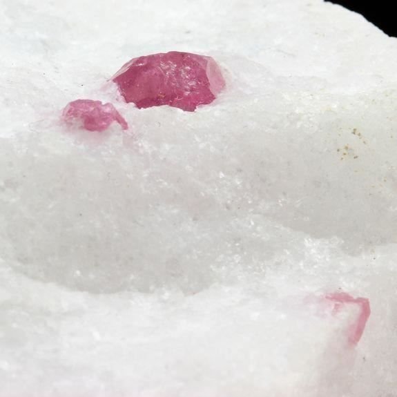 Spinel 1155,7 karatów - A Bijoux | Sklep EMPIK.COM