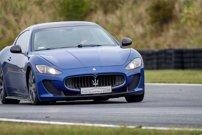 Szkolenie wyścigowe w Maserati GT MC Stradale | Karty podarunkowe - EMPIK