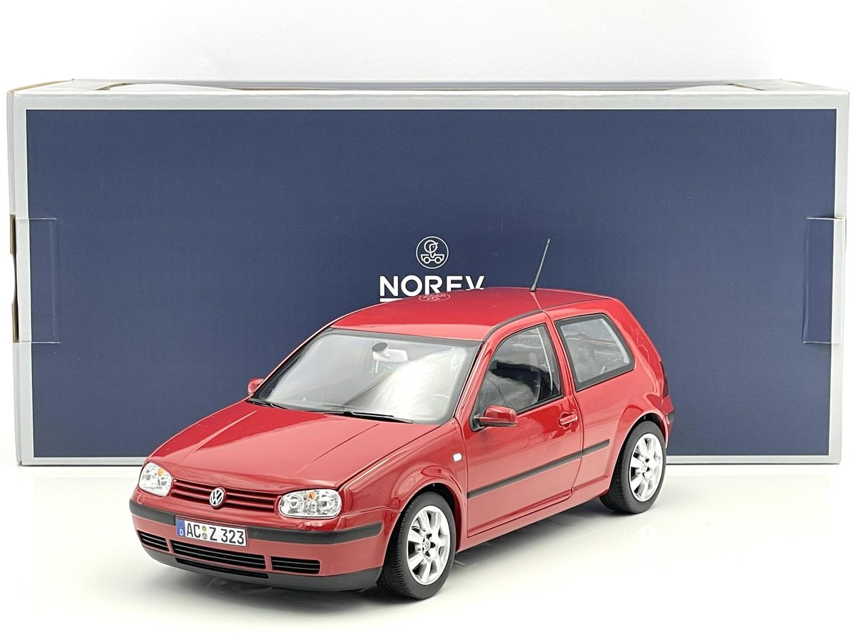 Volkswagen Golf 4 - 2002, red metallic Norev 1:18 - NOREV | Sklep EMPIK.COM