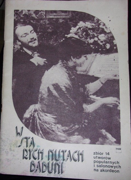 W starych nutach babuni - Opracowanie zbiorowe | Książka w Empik