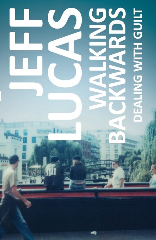 Walking Backwards - Lucas Jeff | Książka w Empik
