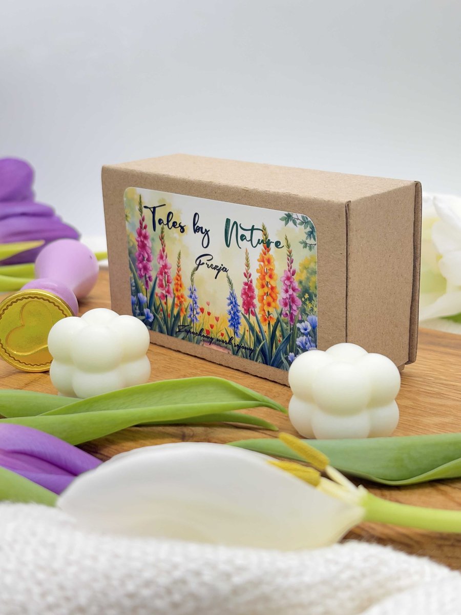 Zapachowy wosk sojowy do kominka Frezja - Tales by Nature | Sklep EMPIK.COM