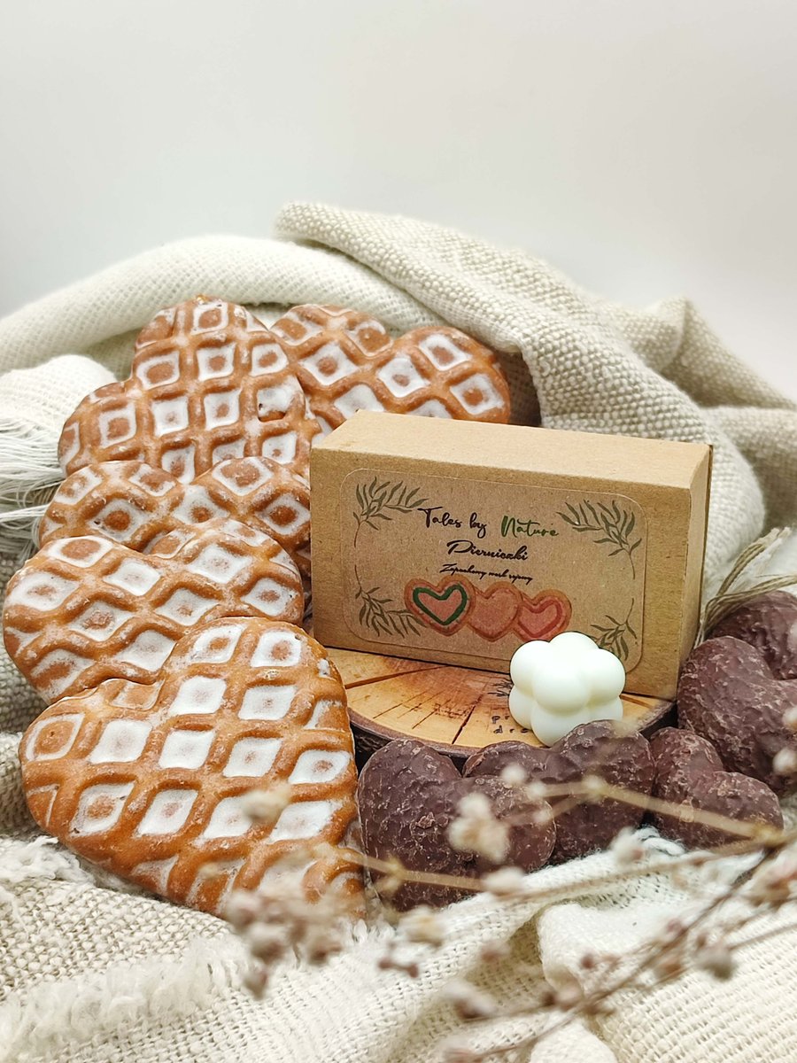 Zapachowy wosk sojowy do kominka Pierniczki - Tales by Nature | Sklep EMPIK.COM