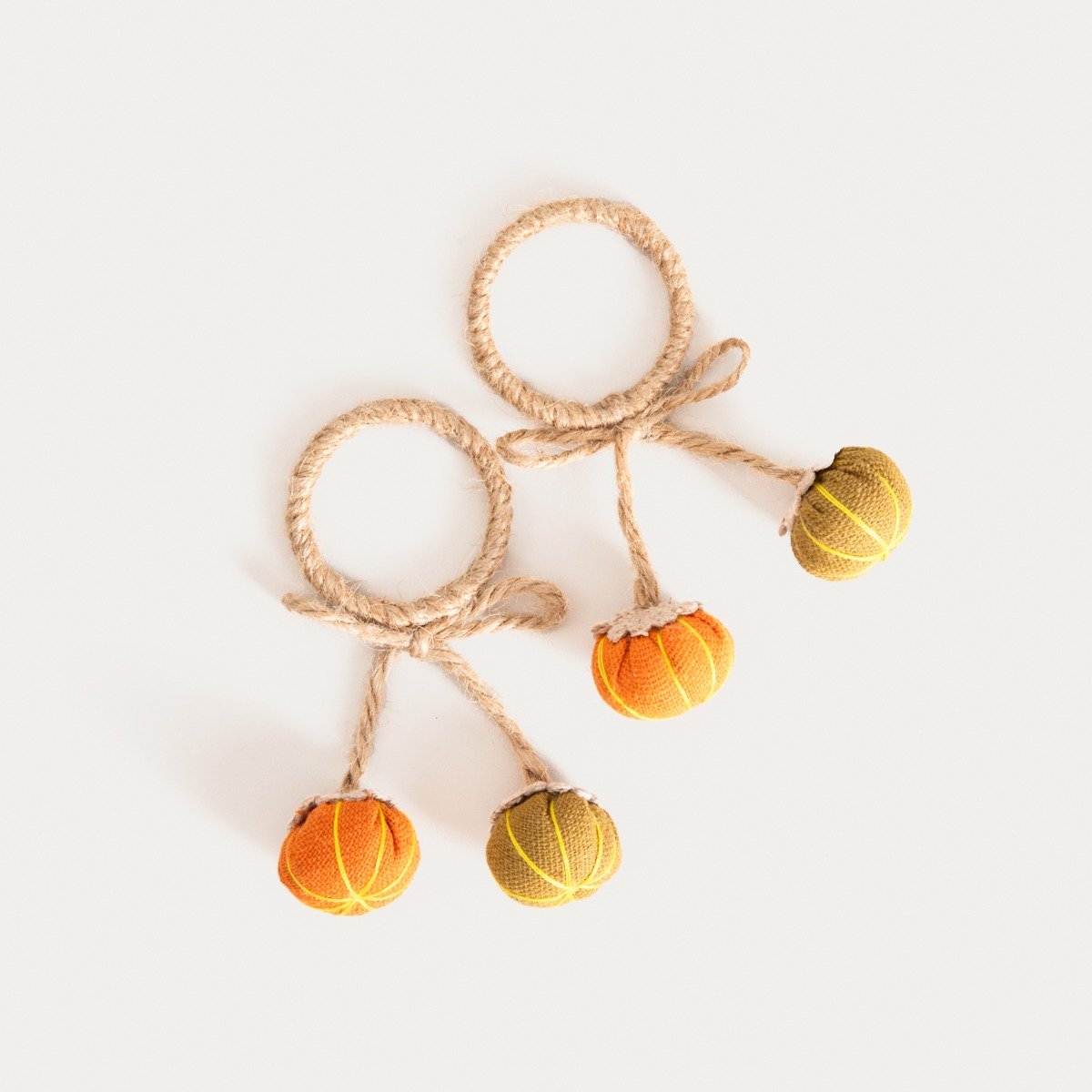 Zestaw pierścieni ZUCCA na serwetki, z dyniami 2 szt. HOMLA - Homla | Sklep EMPIK.COM