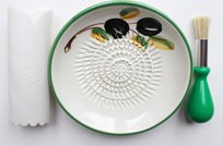 Zestaw tarki ceramicznej Josko - z pędzlem i obieraczką, oliwkowy ...