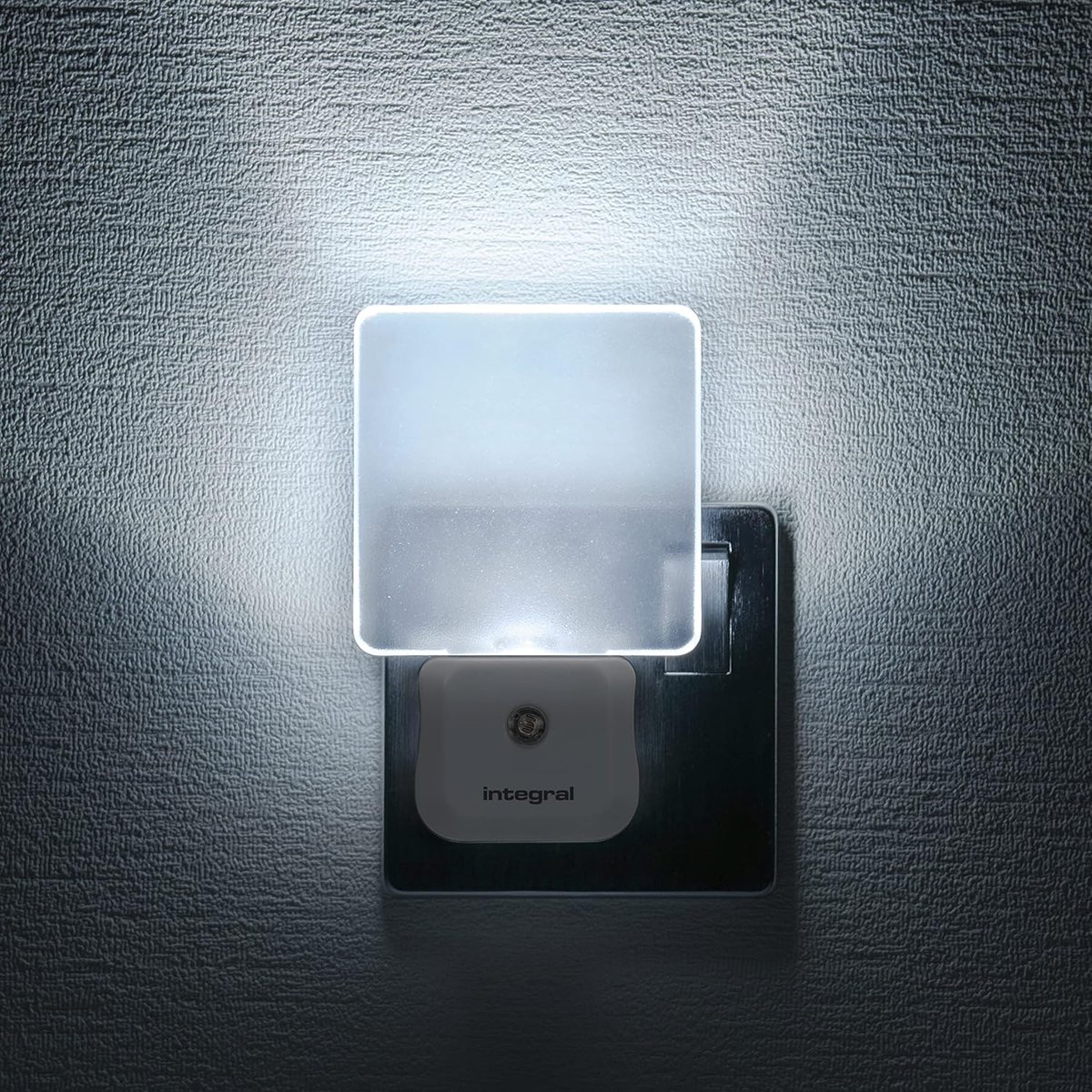 Zintegrowana dioda LED, wtykowa do ściany z fotokomórką zmierzchową i ...